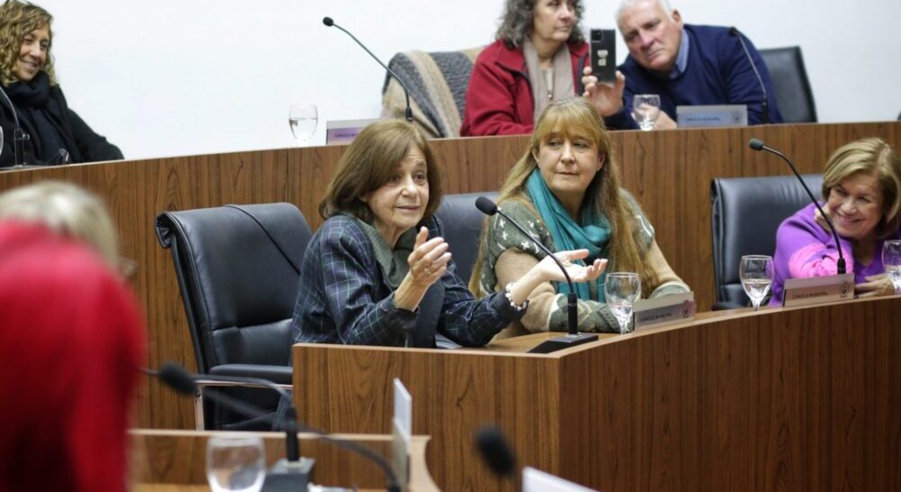 El Concejo Municipal de Santa Fe Homenajeó a María Azucena Catania por ...
